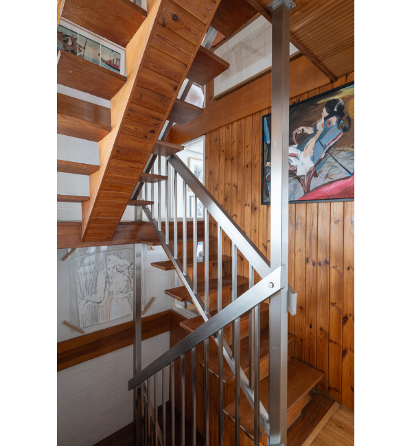 Midcentury modern Jack House in Portsmouth, Hampshire - WowHaus